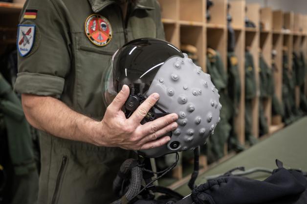 Air Defender 2023: Das trägt ein Eurofighter-Pilot im Cockpit