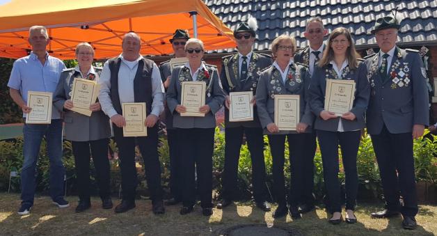 Schönemoorer Schützen küren nach großer Fete neue Majestäten