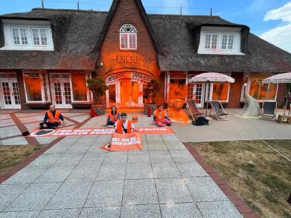 Letzte Generation auf Sylt: Fotos vom Farbanschlag in Kampen