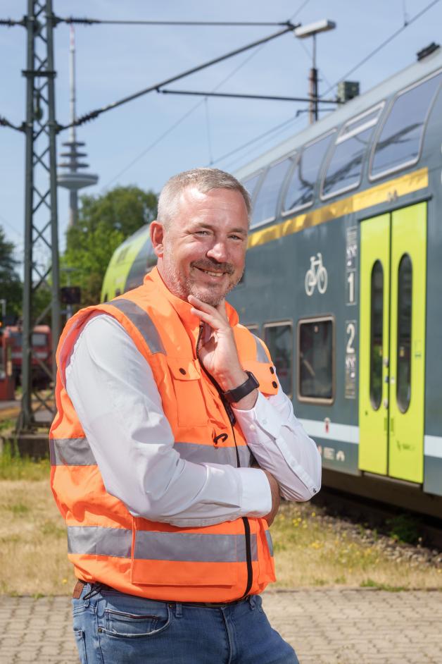 49-Euro-Ticket in SH: „Die Bahn ist pünklicher als das Auto“