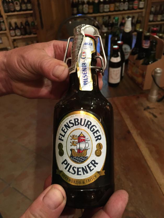 Wilfried Bartels aus Ehndorf hat 3000 Flaschen aus aller Welt