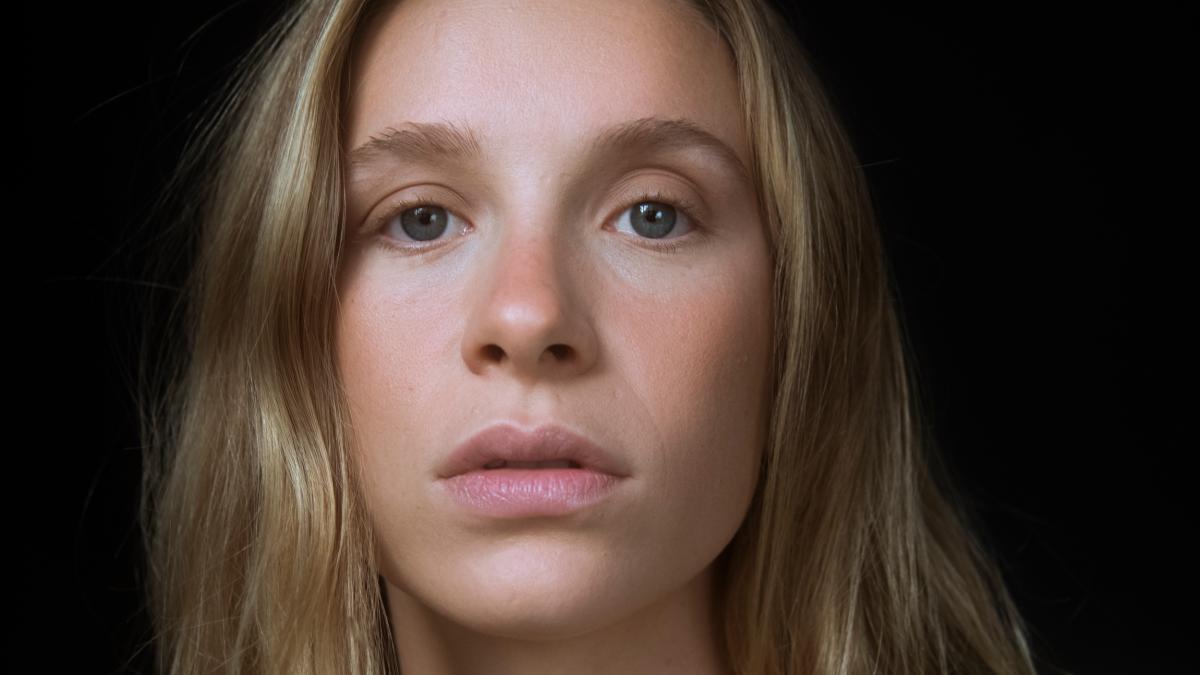 Die Schauspielerei machte Lena Klenke zur Außenseiterin | DKO