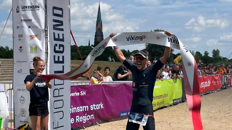 Leif Schröder-Groeneveld gewinnt Viking-Triathlon 2023