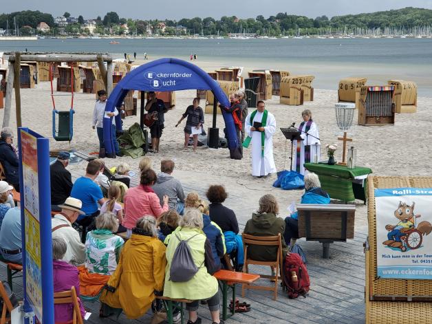 Strandfrühstück in Eckernförde bei Aprilwetter im Juli