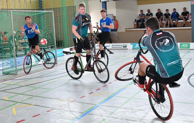 Radball: RSV Großkoschen gewinnt Turnier in Wöbbelin | SVZ