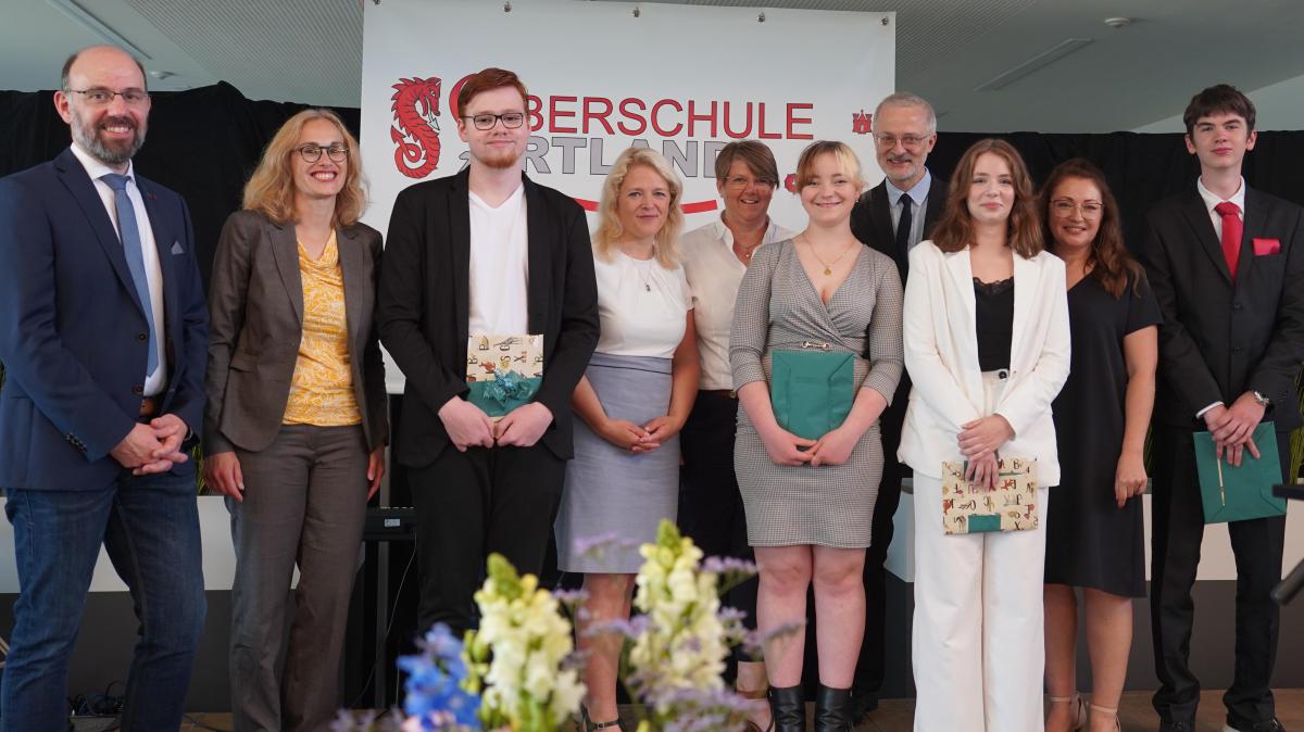 Oberschule Artland in Quakenbrück verabschiedet 97 Absolventen