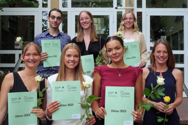 Bilder der Abschlussklassen 2023 in Delmenhorst und Ganderkesee