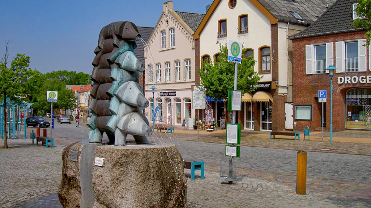 So bekam Bredstedt seinen Schweinebrunnen