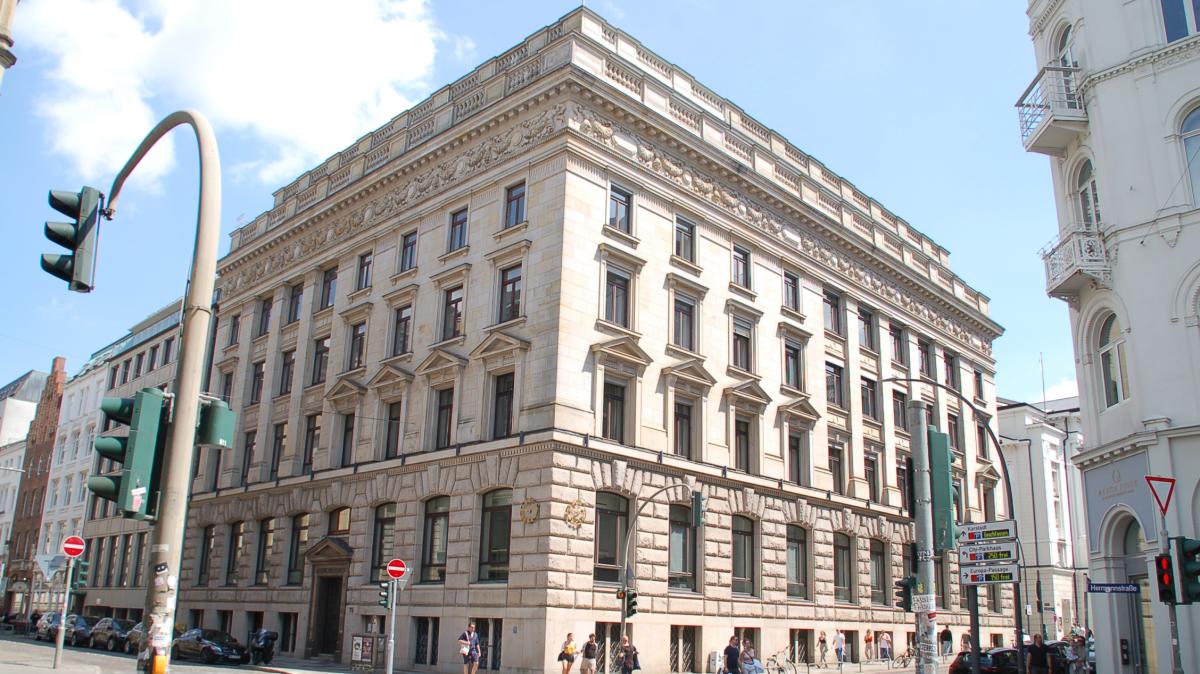 Die Geschichte der Hamburger Warburg Bank: Von Krieg bis Cum-Ex