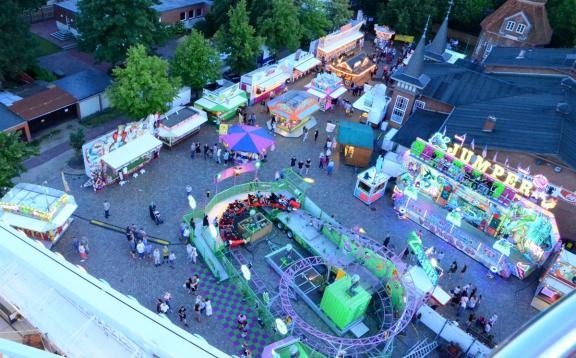 Spaß und gute Laune beim Jahrmarkt in Wilster