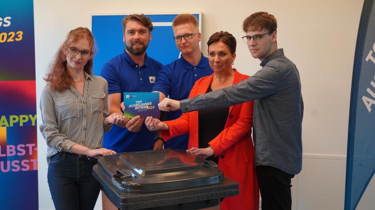 IHK zeichnet Abfallwirtschaft Südholstein für gute Ausbildung aus