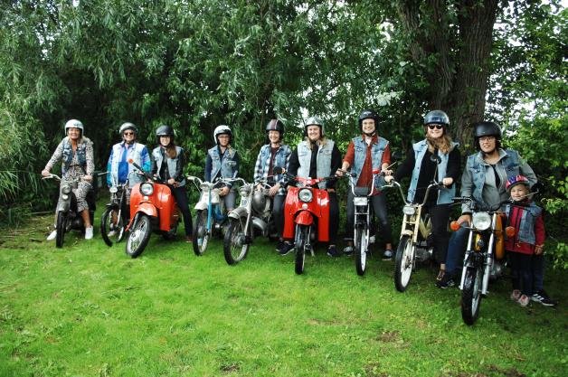 Högels preisgekrönter Mofa-Club: die ‚2 Stroker Babes‘