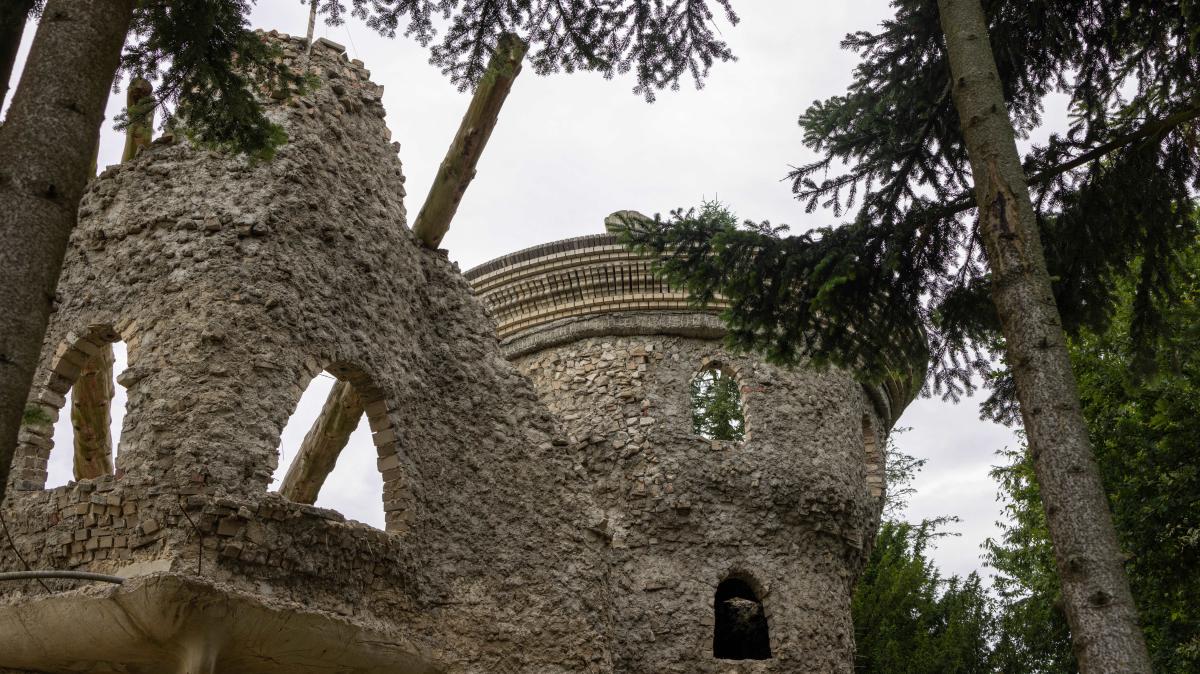 Wallenhorst: Reinhard Nuss baut in Rulle geheimnisvolle Häuser