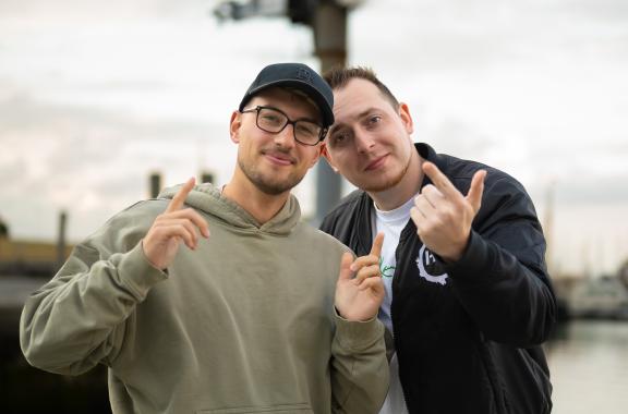 Mit DJ-Duo HBz und John Diva – „Föhr tanzt“ und trotzt dem Regen
