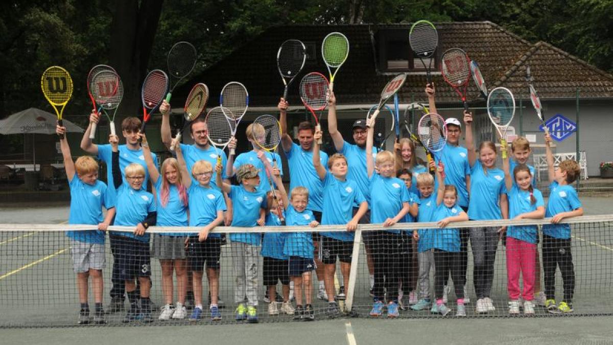 Sommercamp des THC Bad Oldesloe: Kinder lernen das Tennis-Spiel. | SHZ