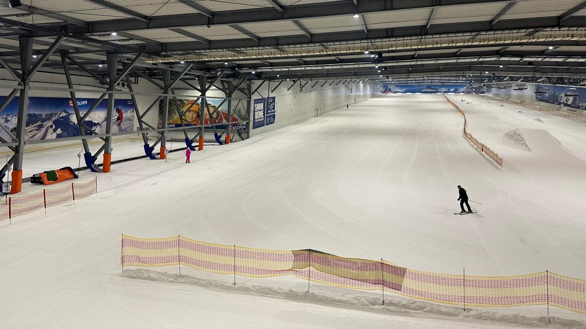 Besuch im Snow Dome Bispingen: Draußen Hitze, drinnen Eiseskälte | SHZ