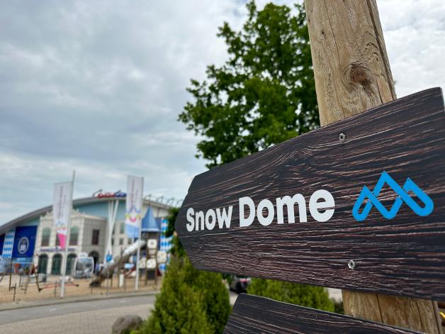 Besuch im Snow Dome Bispingen: Draußen Hitze, drinnen Eiseskälte | SHZ