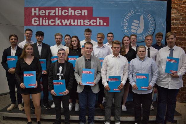 Kein Lehrling mehr: 104 Gesellen in Lingen freigesprochen