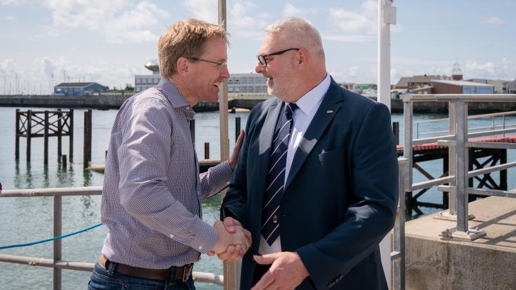 Daniel Günther zu Besuch auf Helgoland: Das waren die Themen
