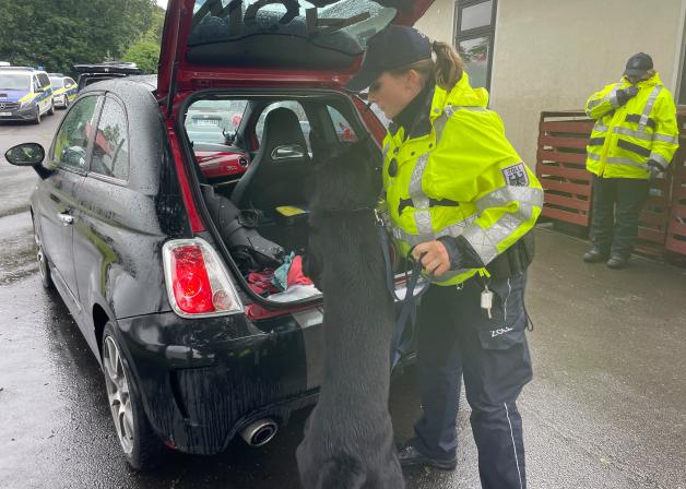 Zollkontrolle zum WOA: Stau, Regen und entspannte Metalfans