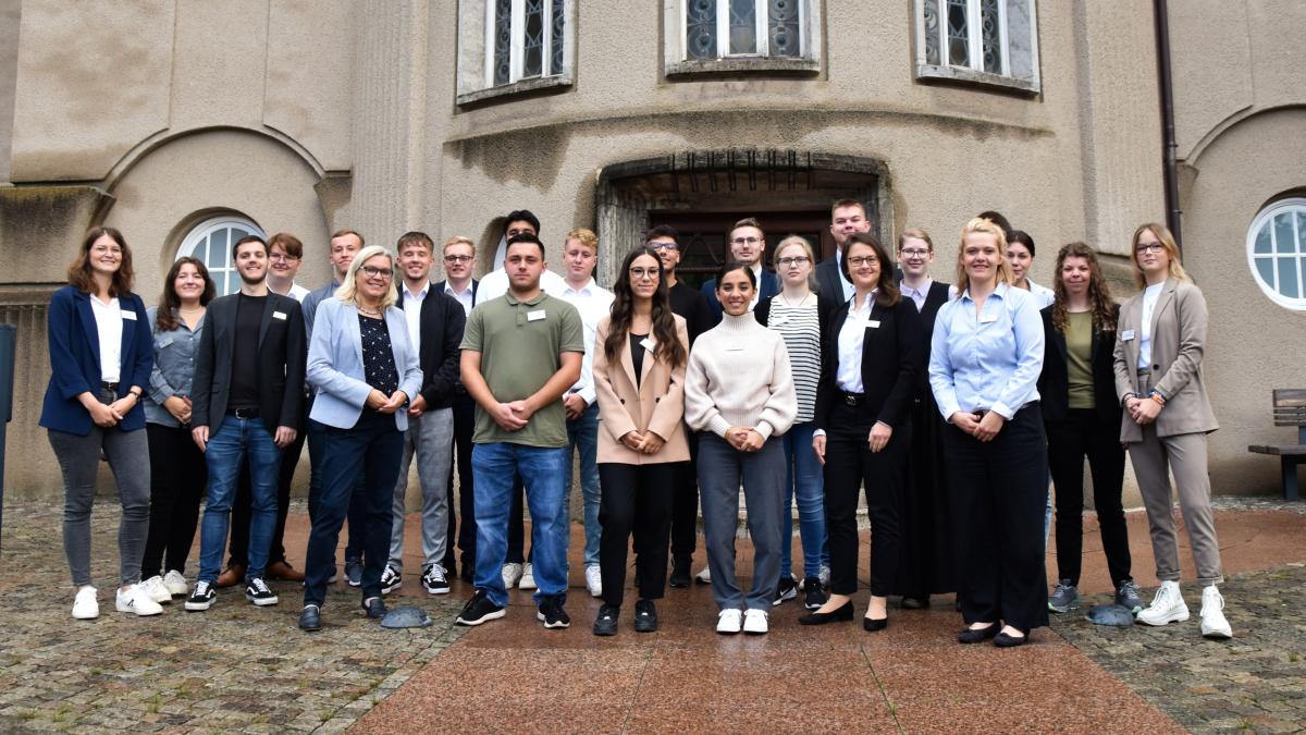 18 neue Auszubildende für die Stadt Delmenhorst