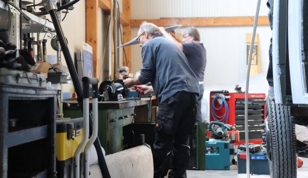 14 Männer und ein Auto: Das sind die Oldtimerfreunde Kummerfeld