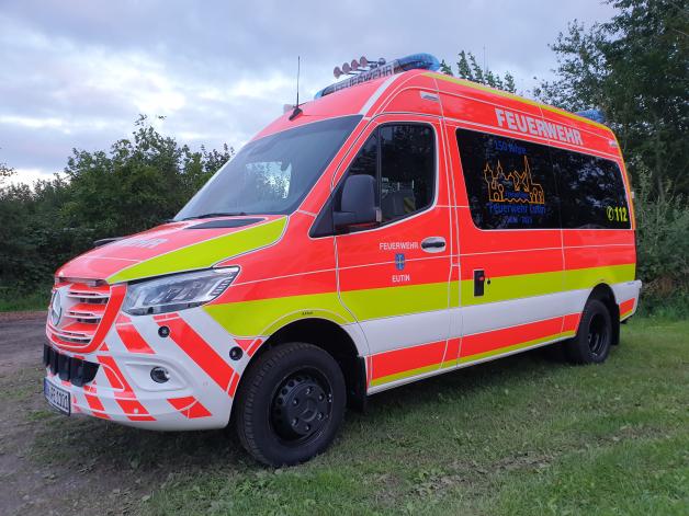 Eutin feiert den langen Festumzug der Feuerwehr durch die Stadt