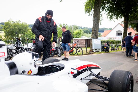 In Bildern: Was passiert hinter den Kulissen beim Bergrennen in Borgloh?