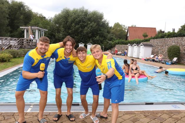 Badebucht Wedel: Pool-Party funktioniert bei jedem Wetter