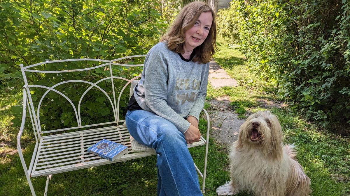 In Elke Weilers Krimis ermittelt ein Hund