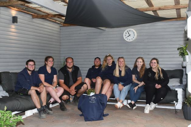 Landjugend Barmstedt zaubert Lounge für Kinderheim Westerhorn