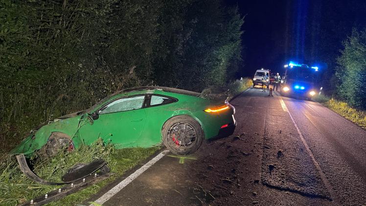 Schwerer Unfall mit Porsche GT-3 in Klempau: Zwei Verletze