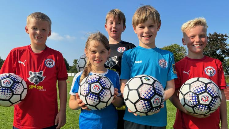 TSV Malente: Fair gehandelte Bälle für die jungen Fußballer