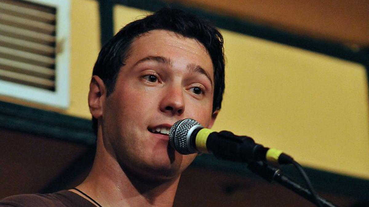 Gerrit Hoss gibt Konzert im Freibad Lägerdorf