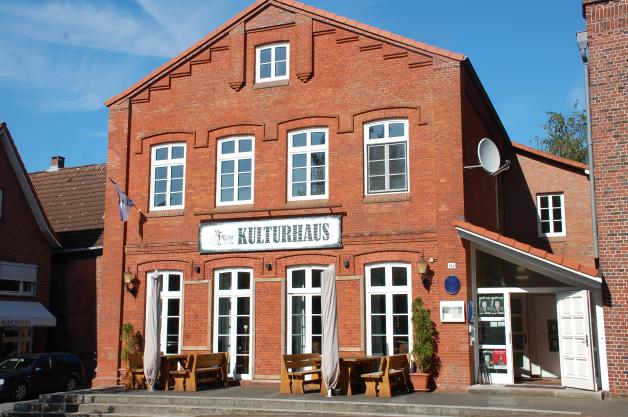 Wilster Kolumne Marschengespräch: Feuer, Kultur und Hundehaufen