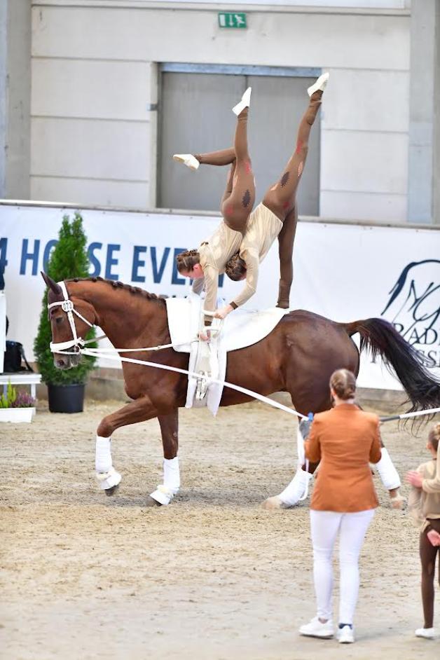 Voltigieren: Selena Brummund aus Löwenstedt holt Bronze-Medaille
