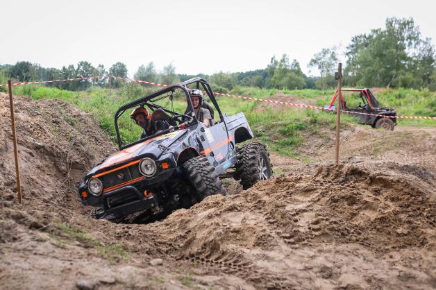 Allrad-Trail: Über Stock und Stein mit Allrad-Freunden Bramsche