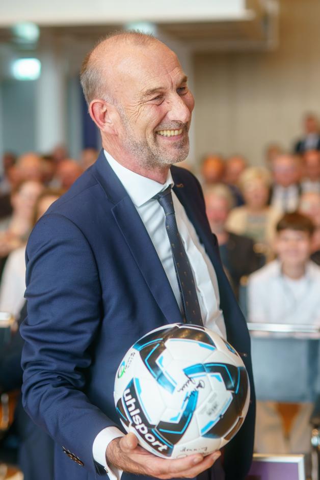 Martin Kindl als neuer Bürgermeister von Husum vereidigt