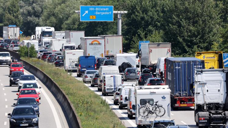 Stau auf der A1 bei Hamburg: Verkehrsbehinderungen am Wochenende