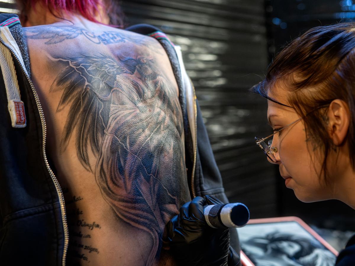 Open Je Geest Tatoeage Motor Op Been Kim's Tattoo Paradise