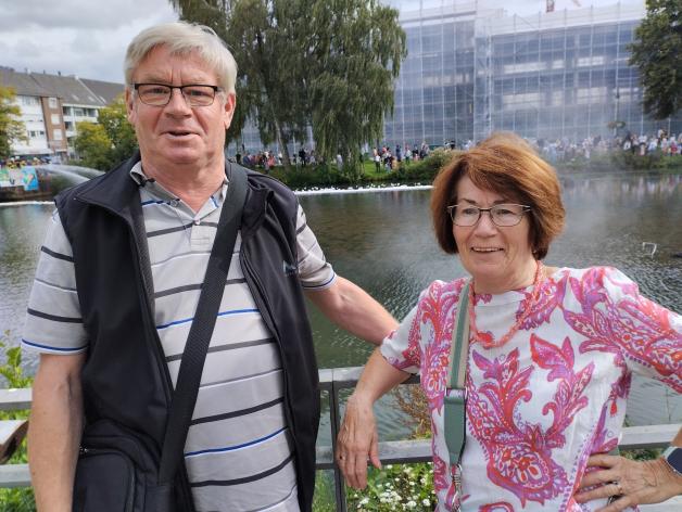 Spannendes Rennen der Gummi-Schwäne in Neumünster