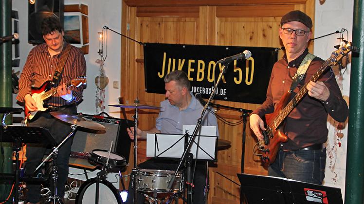Open Air in Klein Nordende: Jukebox 50 spielt im Töverhuus