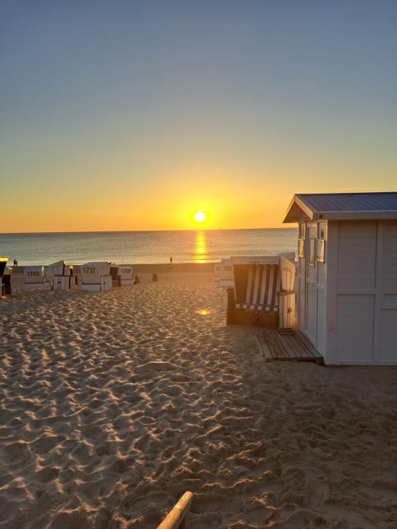 September 2023 auf Sylt: Insulaner und Gäste genießen Spätsommer am Strand