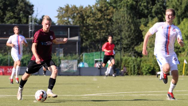 Fußball-Bezirksliga: FC Elmshorn siegt bei Eintracht Lokstedt II
