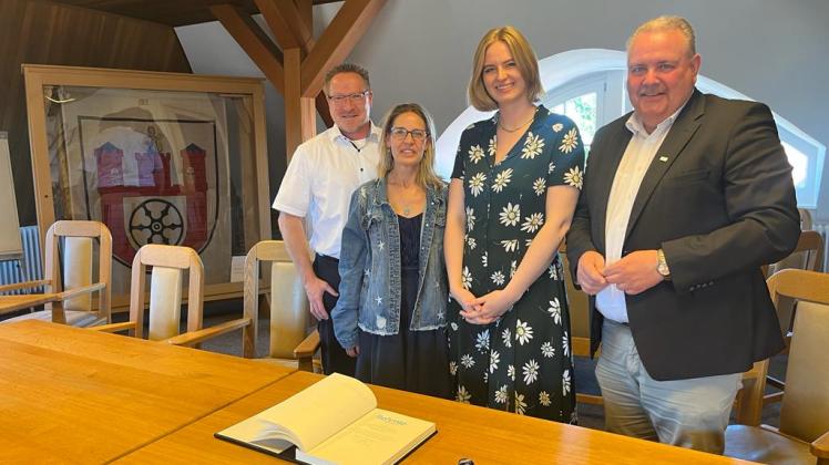 Bohmte: Urenkelin ermordeter Juden besucht Haus ihrer Vorfahren