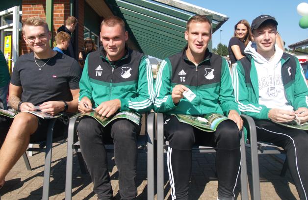 Stickeralbum gestartet: SV Grün-Weiß Todenbüttel im Sammelfieber