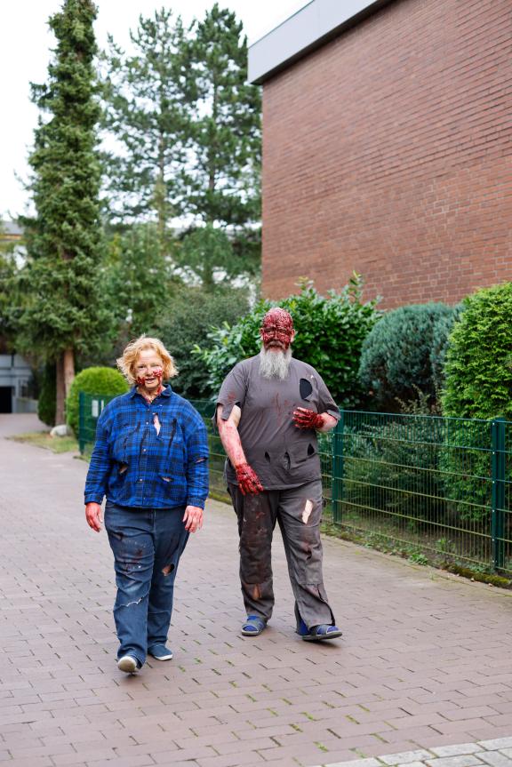 In Bildern: So verwandelt sich ein Osnabrücker Ehepaar in Zombies