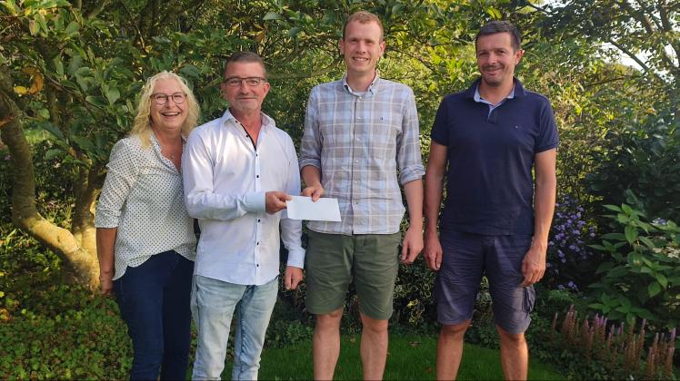 Jungtierretter aus Beidenfleth erhalten Spende