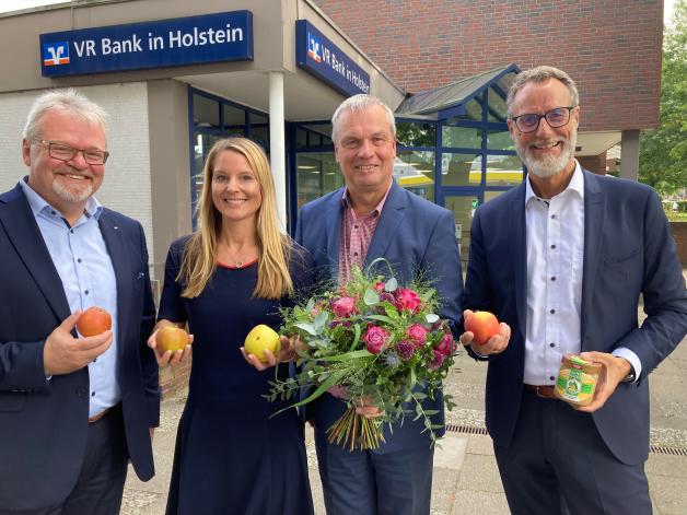 43 Jahre bei Bank in Elmshorn: Thies Früchtnicht verabschiedet