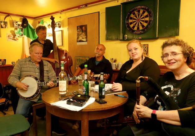 Die Irish-Folk-Band An Rinn aus Osnabrück gibt es seit 30 Jahren